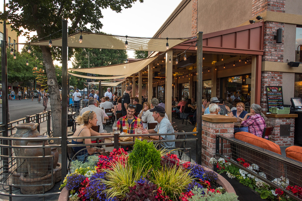 Burgers & Brew | Photos | Dine & Drink | Restaurants | Downtown Chico, CA