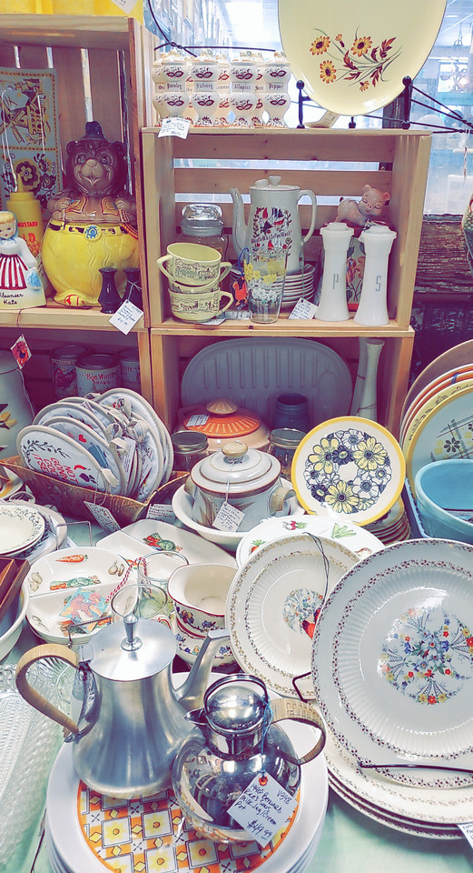 Little Red Hen - Vintage | Photos | Shopping | Consignment & Vintage ...